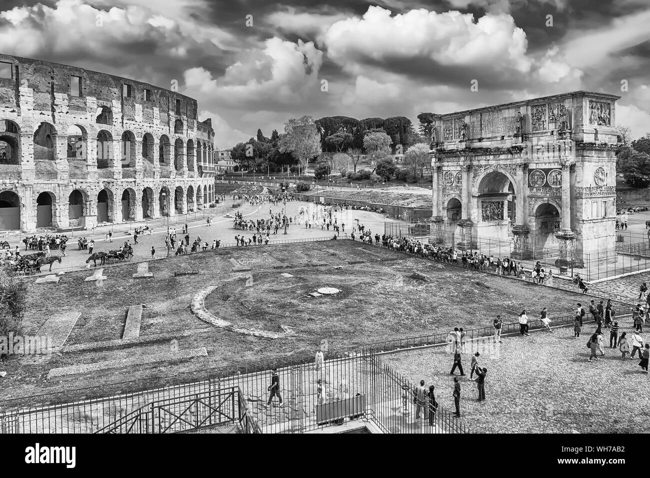 Coliseum arch hi-res stock photography and images - Alamy
