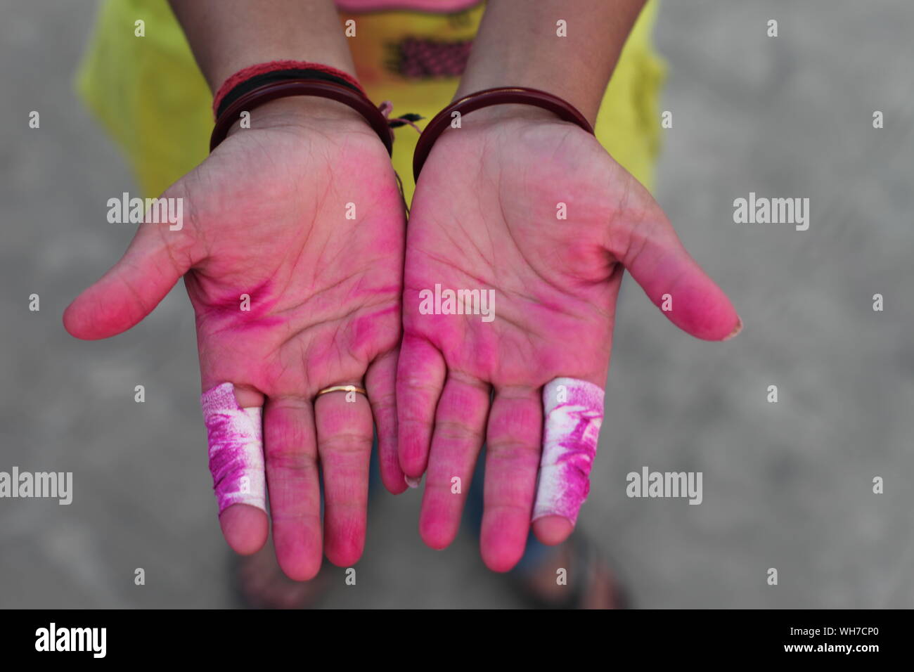 Stained hands hi-res stock photography and images - Alamy