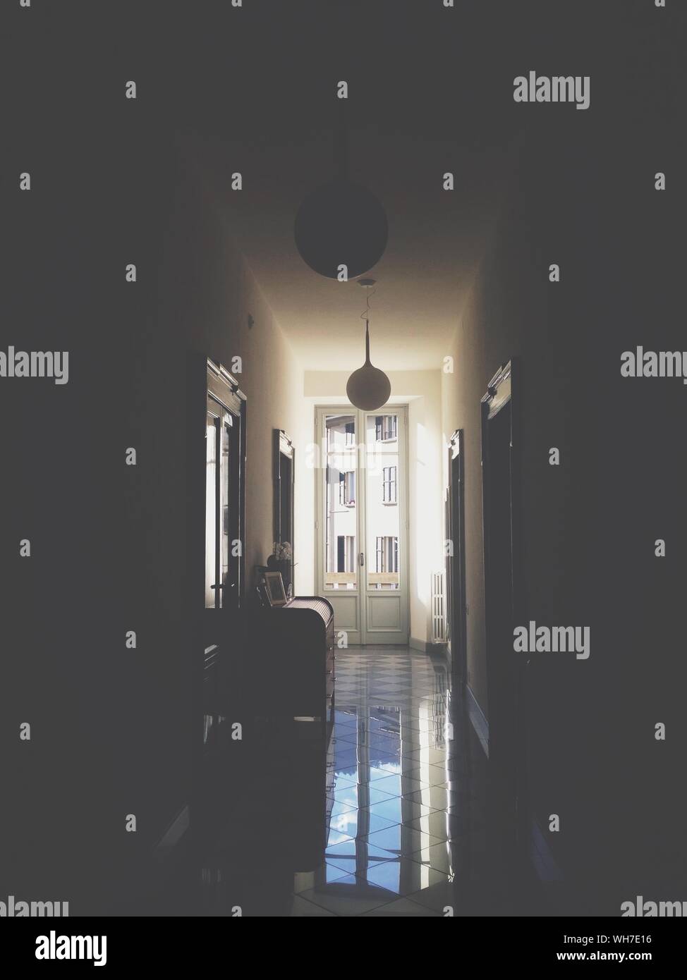 Corridor home hi-res stock photography and images - Alamy