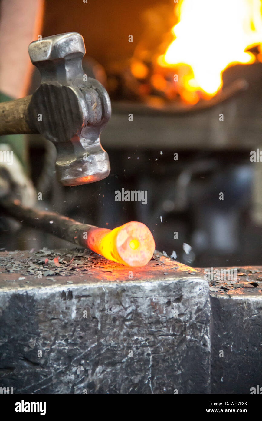 Orange hammer hi-res stock photography and images - Alamy