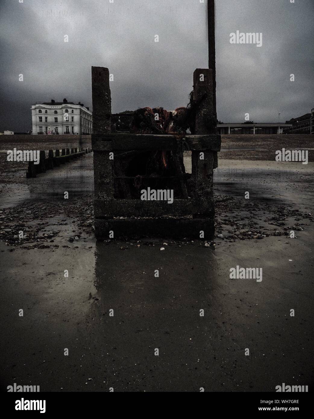 Puddle sea water hi-res stock photography and images - Alamy