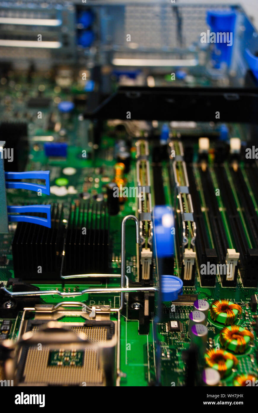 Computer chip part hi-res stock photography and images - Alamy