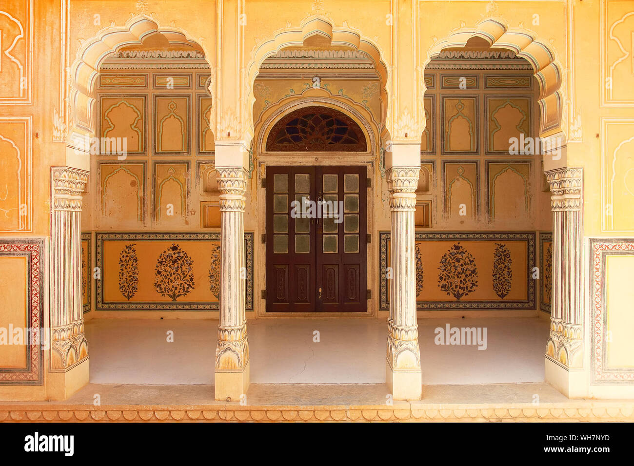 Closed Door Seen Through Arch At Nahargarh Fort Stock Photo - Alamy