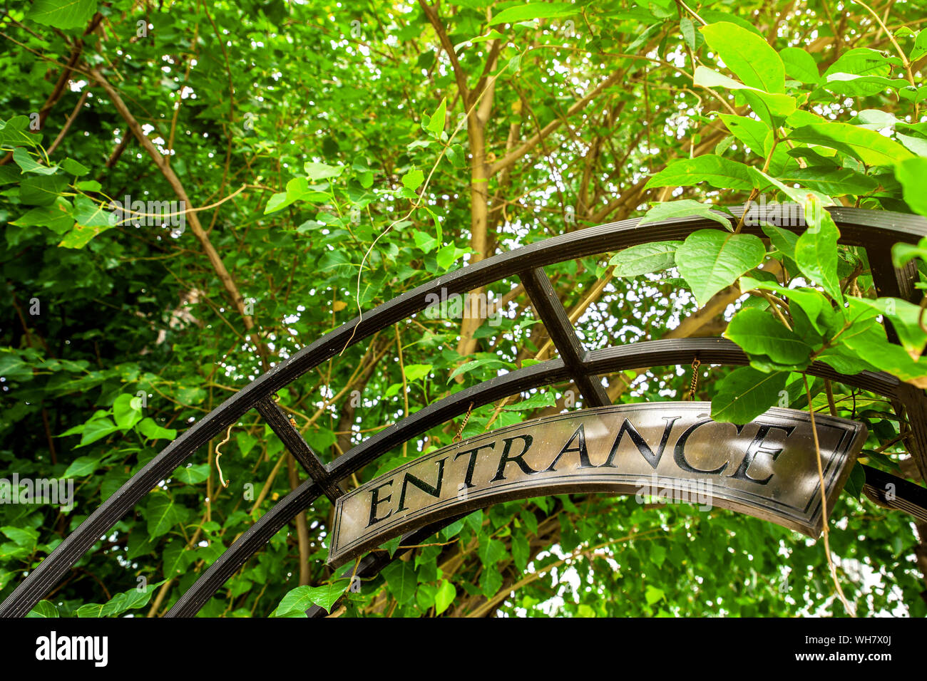 Welcome sign over entrance hi-res stock photography and images - Alamy