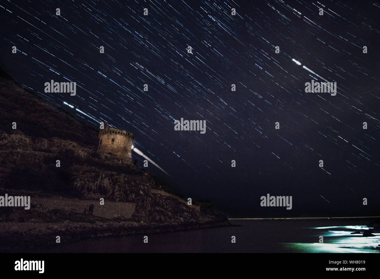 Night of falling stars hi-res stock photography and images - Alamy