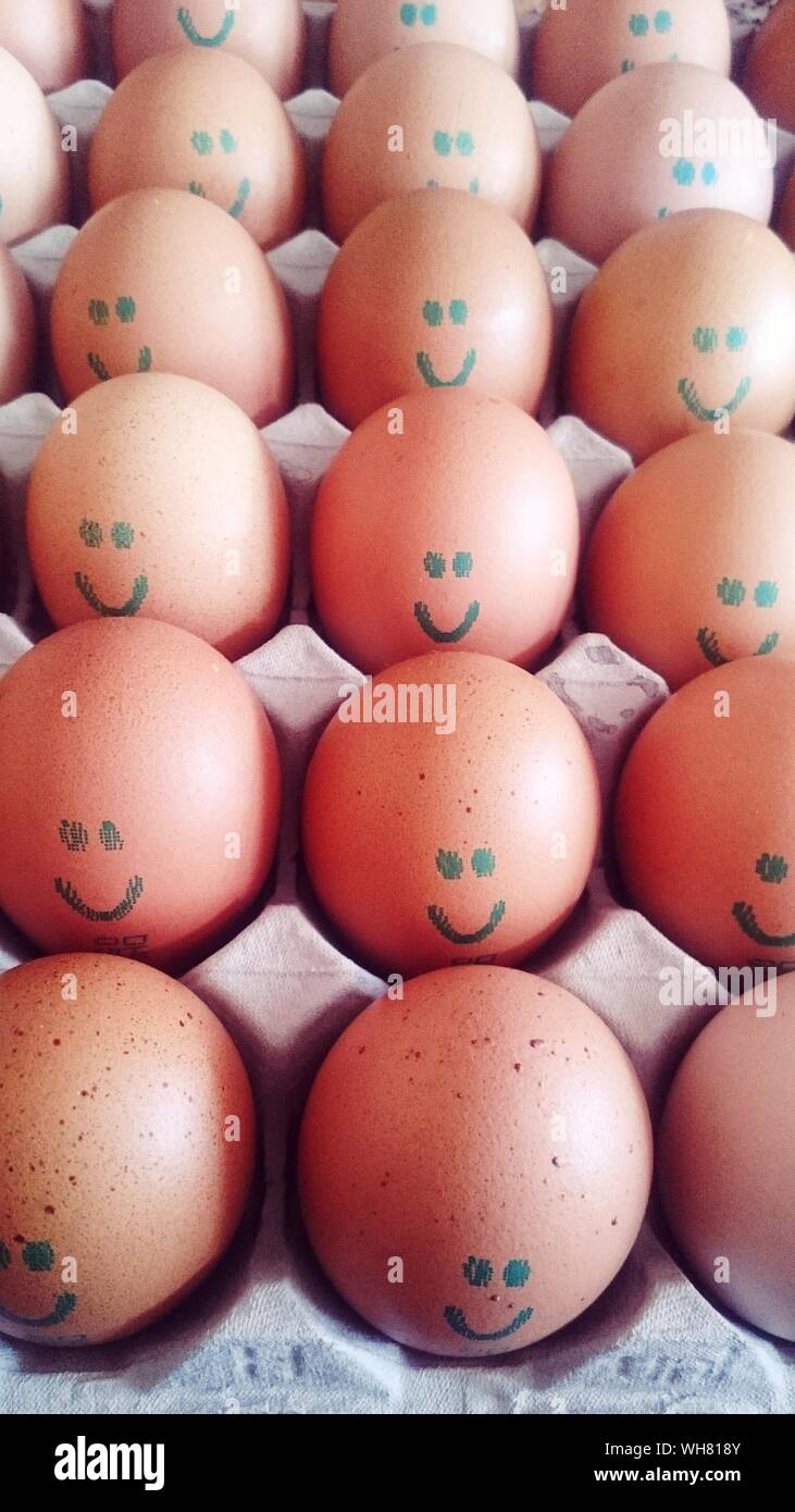 Smiley face eggs hi-res stock photography and images - Alamy