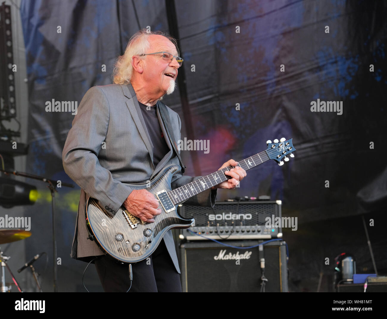 Martin Barre performing at Fairport's Cropredy Convention, Banbury, UK ...