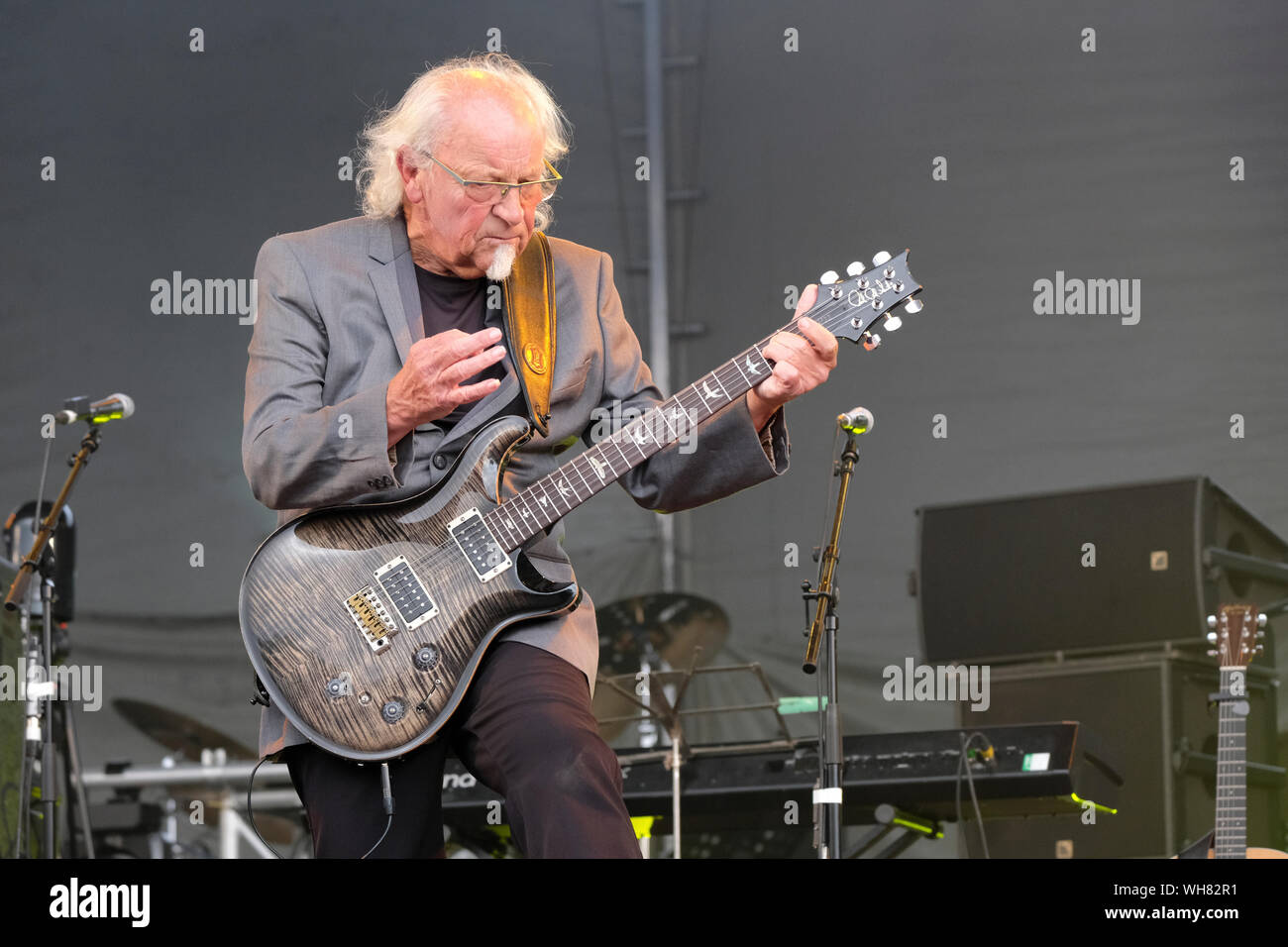 Martin barre singing hi-res stock photography and images - Alamy