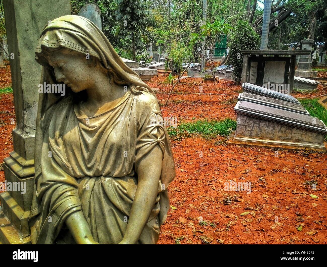 Female tombstone hi-res stock photography and images - Alamy