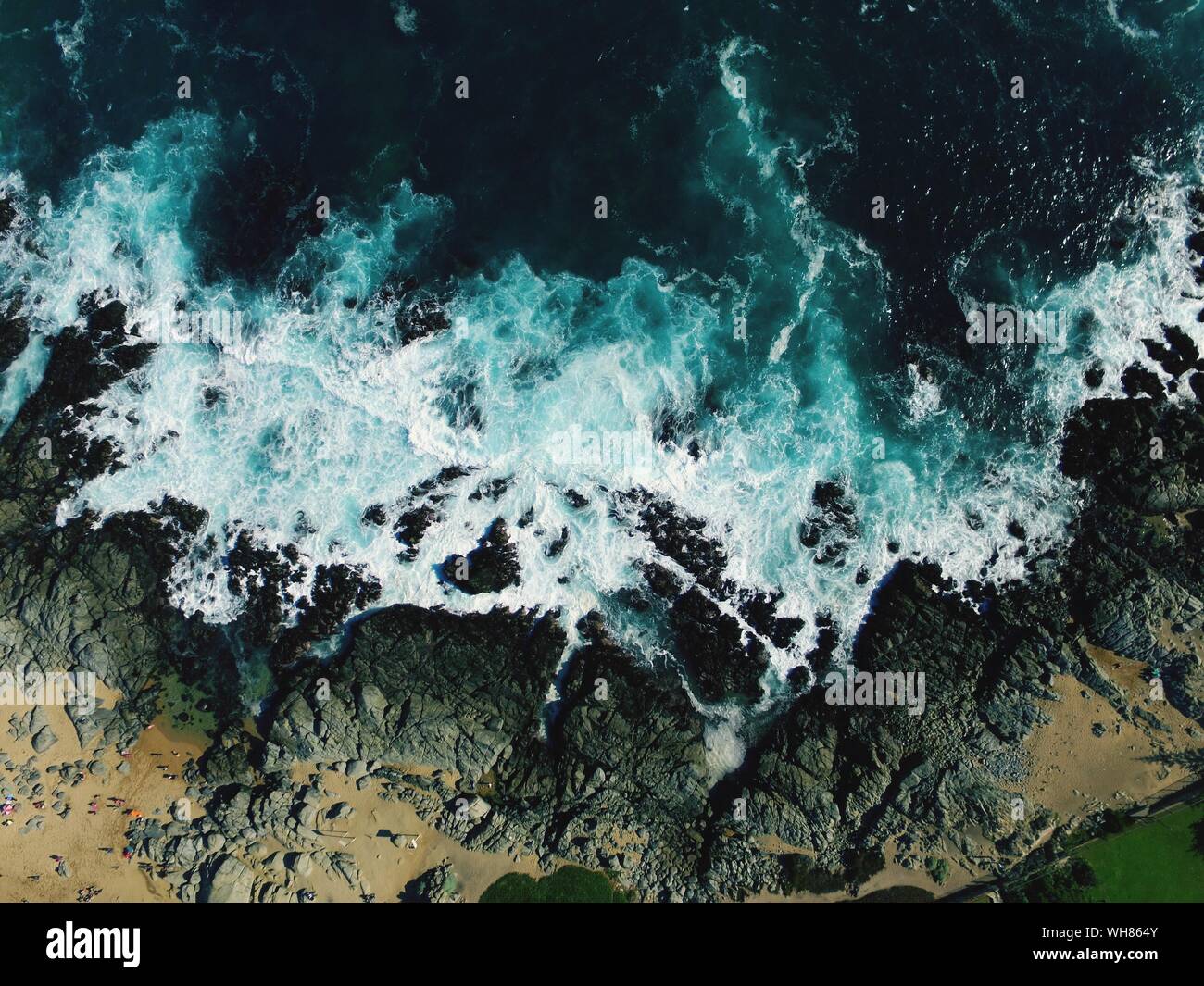 Aerial view rocky beach hi-res stock photography and images - Alamy