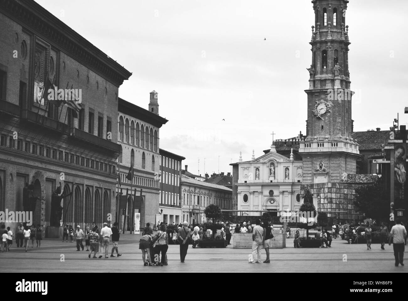 Town square clock hi-res stock photography and images - Alamy