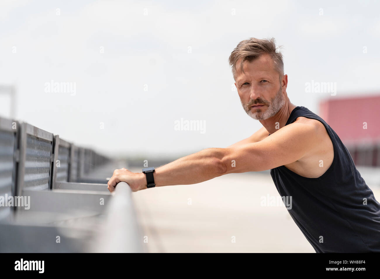 Outside man hi-res stock photography and images - Alamy