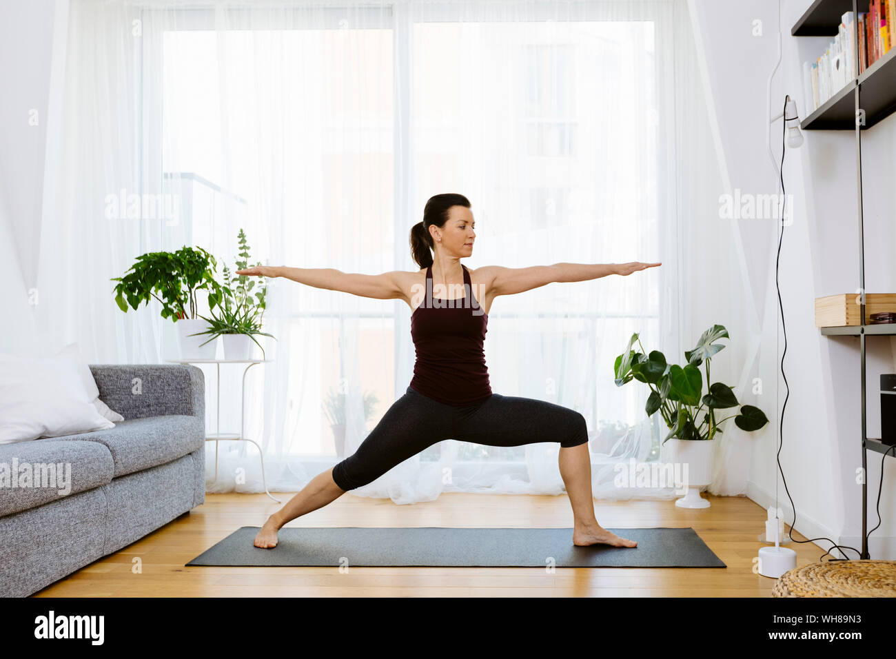 Yoga at home hi-res stock photography and images - Alamy