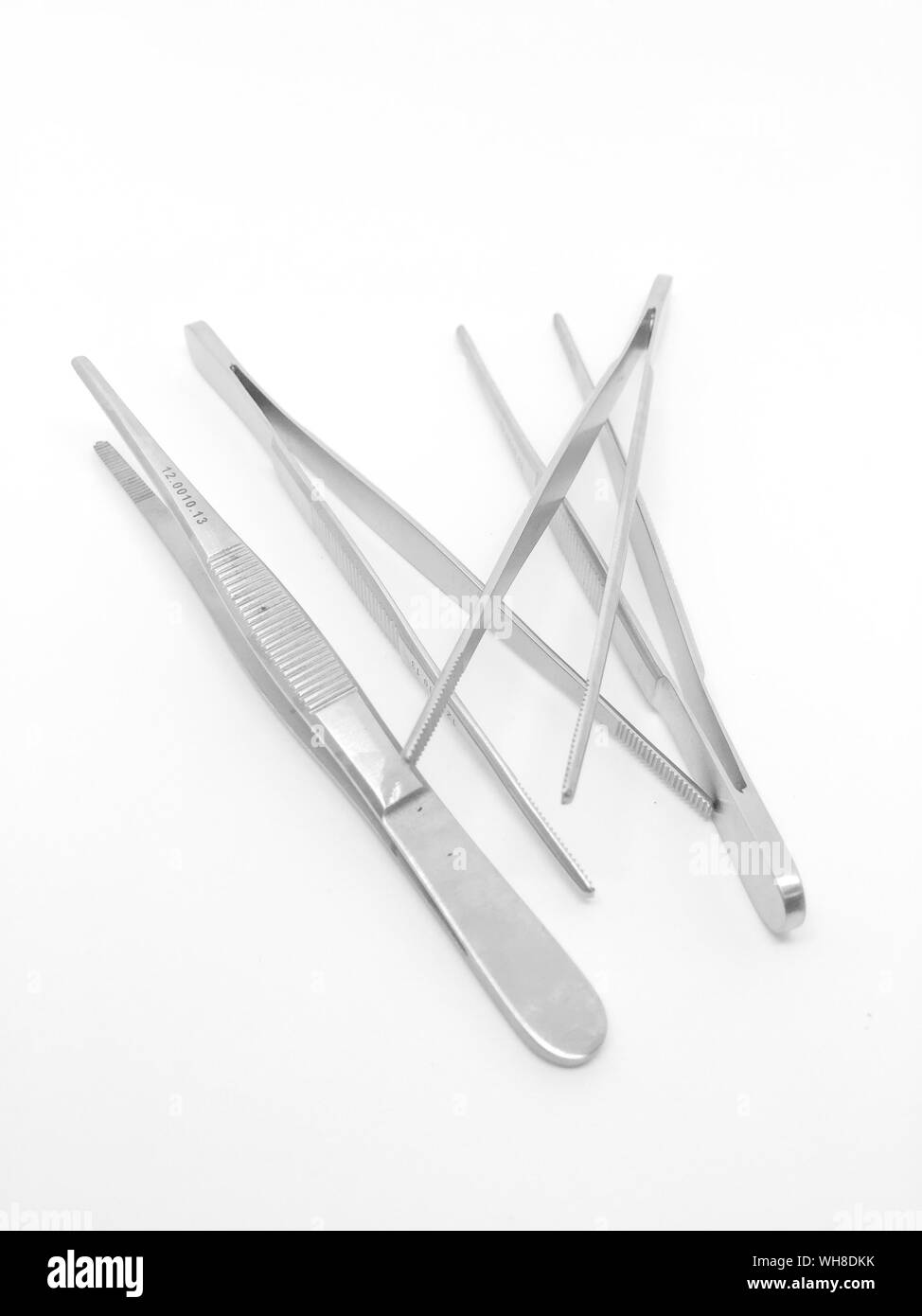 Silver tweezers hi-res stock photography and images - Alamy