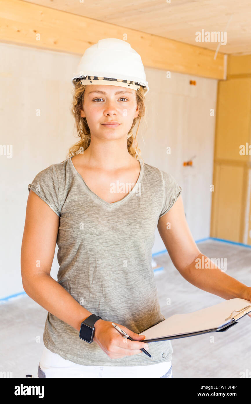 Portrait in new hi-res stock photography and images - Alamy