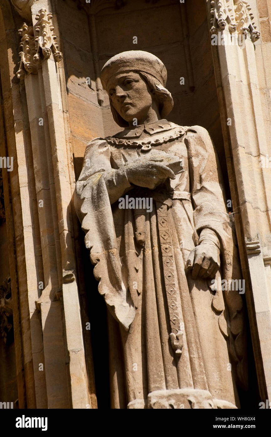 Statue statues on buildings building hi-res stock photography and ...