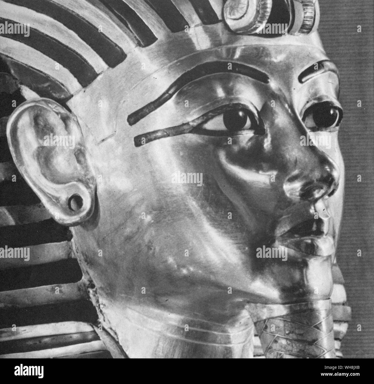 Tutankhamun's mask Black and White Stock Photos & Images - Alamy
