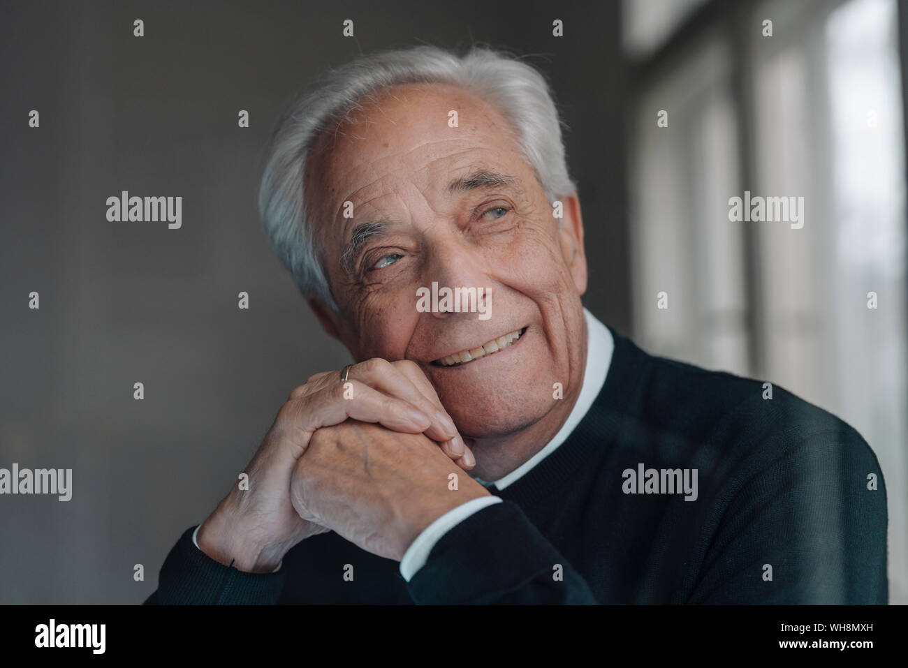 Portrait face thinking senior hi-res stock photography and images - Alamy