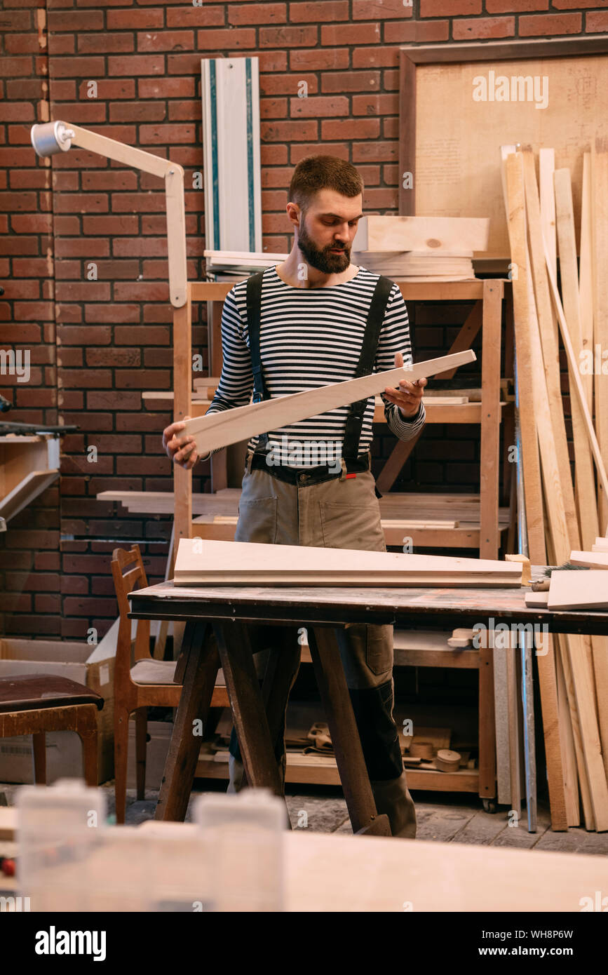 Carpenter at work Stock Photo - Alamy