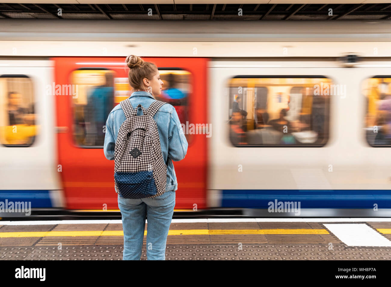 Incoming subway hi-res stock photography and images - Alamy