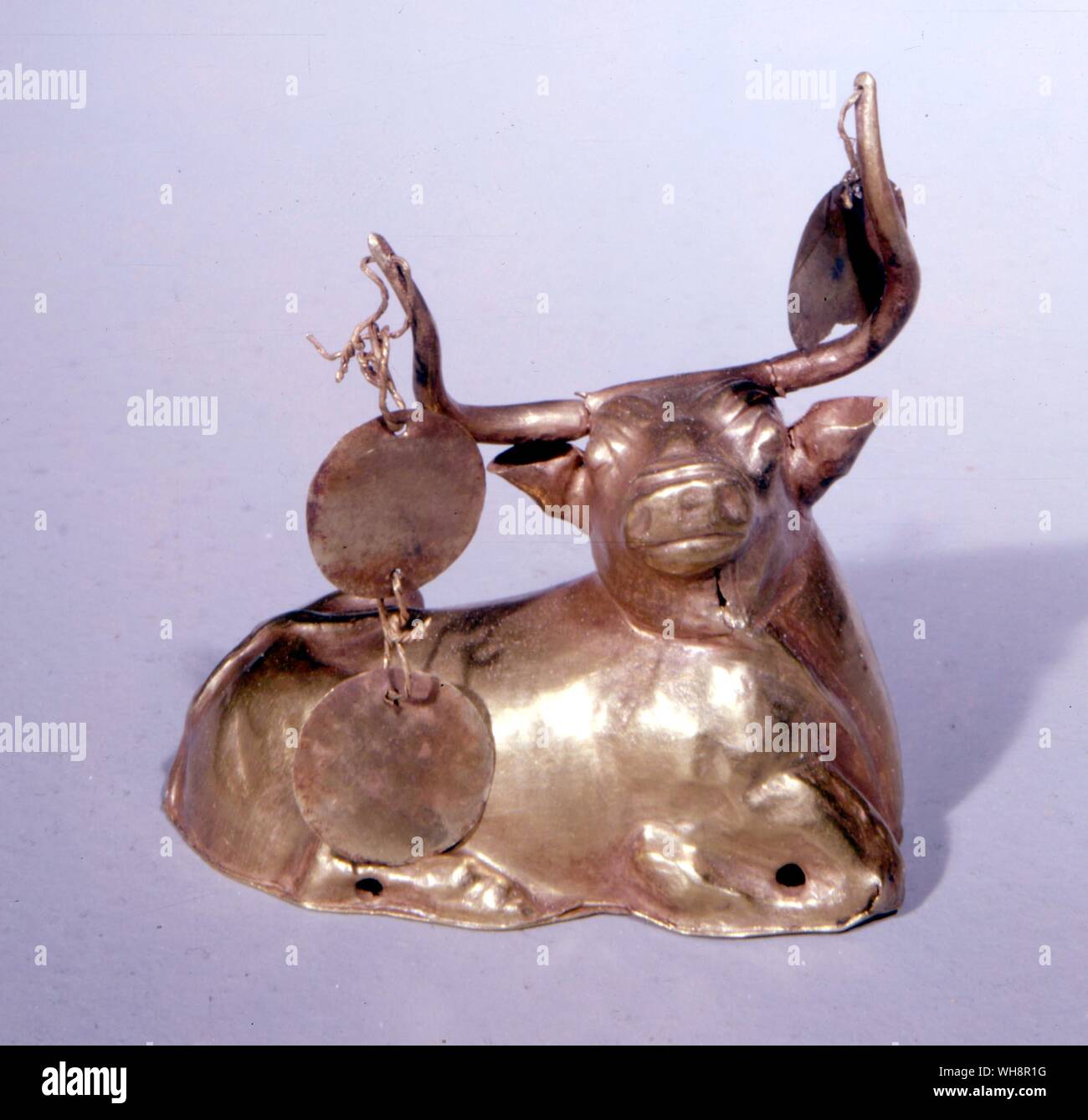 Bull symbolism at Mycenae. Gold. From a chamber tomb Stock Photo - Alamy