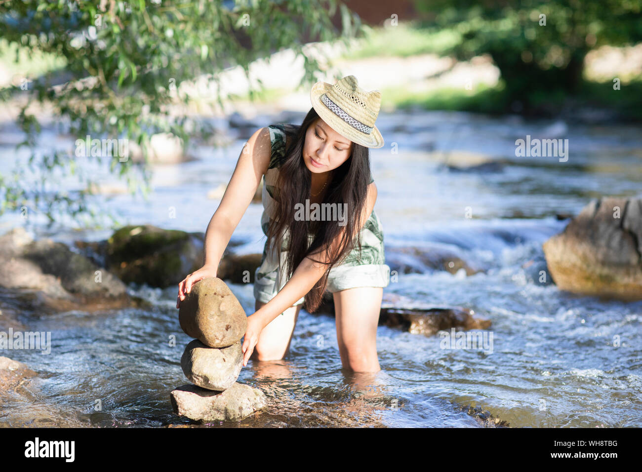 Cooling stones hi-res stock photography and images - Alamy