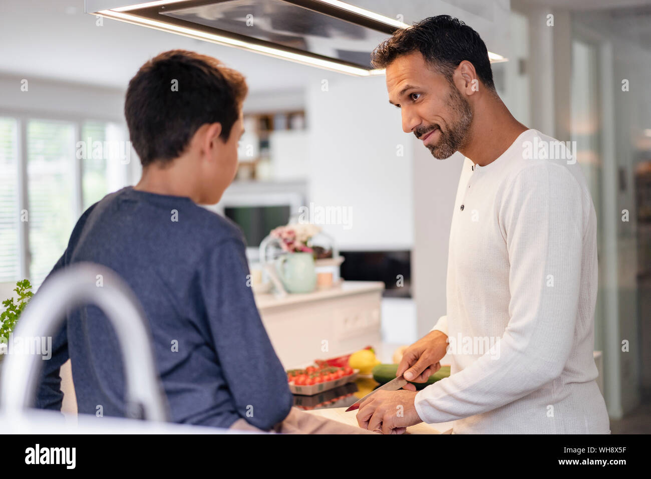 Father and son in kitchen hi-res stock photography and images - Alamy
