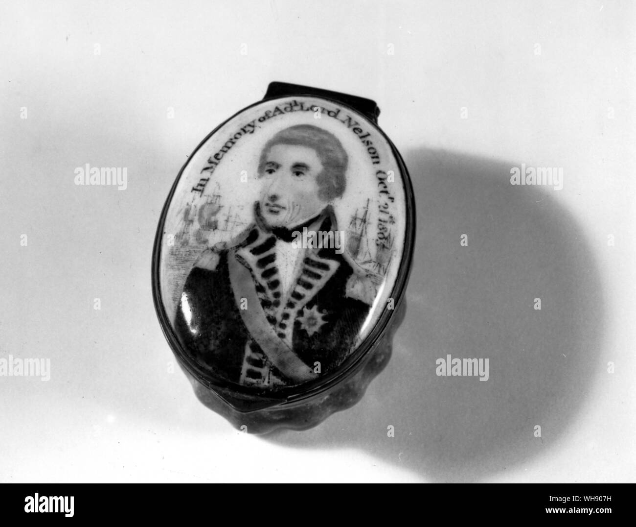 Historical snuff box hi-res stock photography and images - Alamy