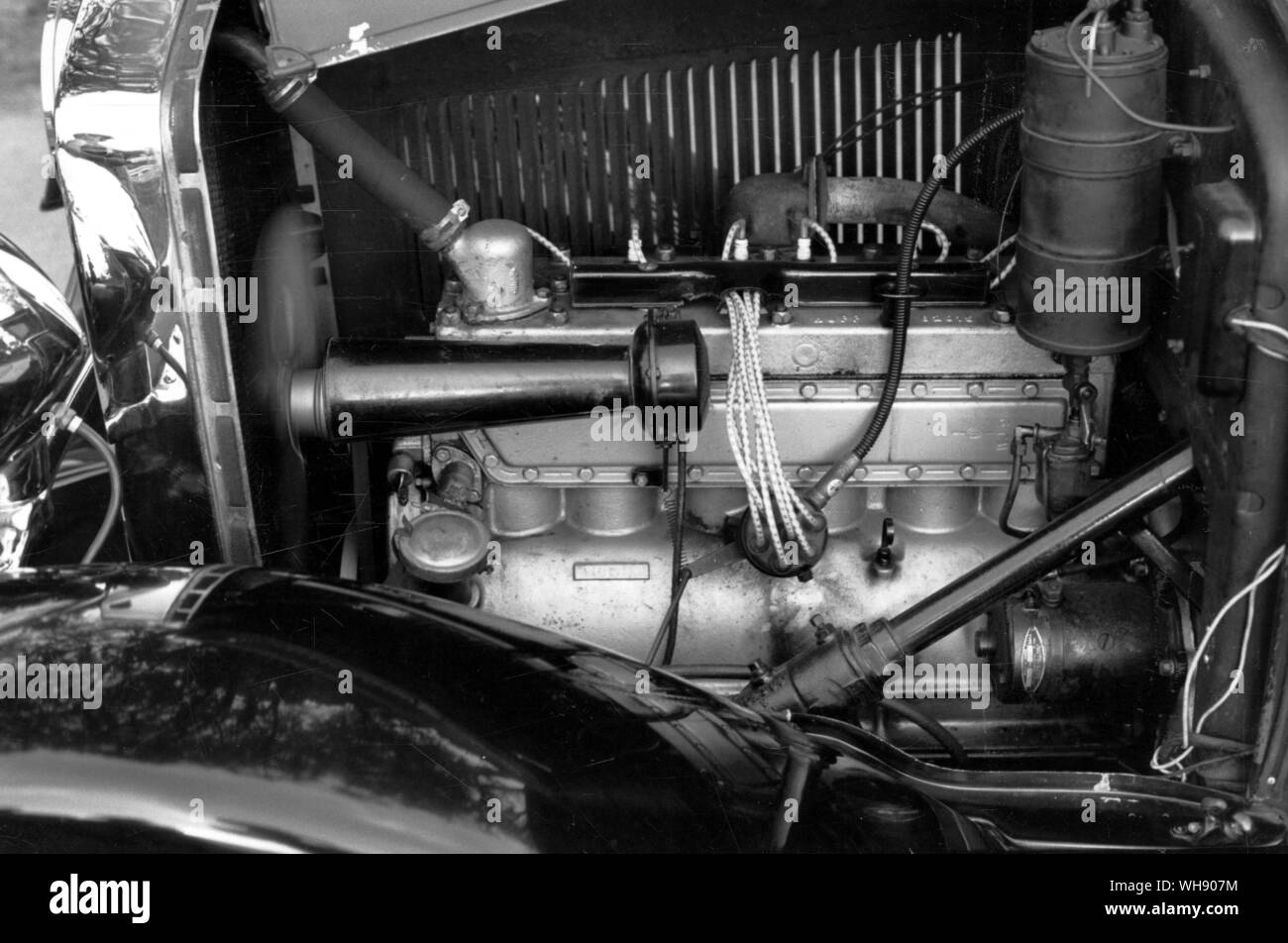 Hupmobile New Century, engine Stock Photo - Alamy