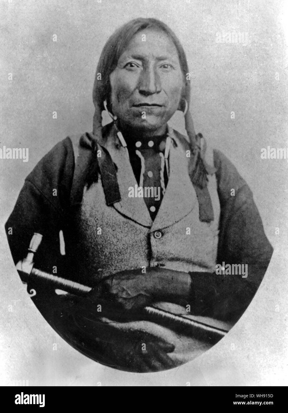 Guipa'go or Lone Wolf, c.1870.. head chief and leader Stock Photo - Alamy