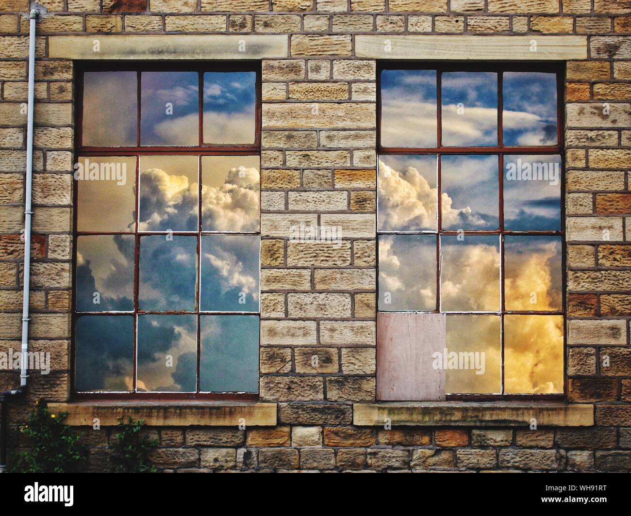 Sky and reflection hi-res stock photography and images - Alamy
