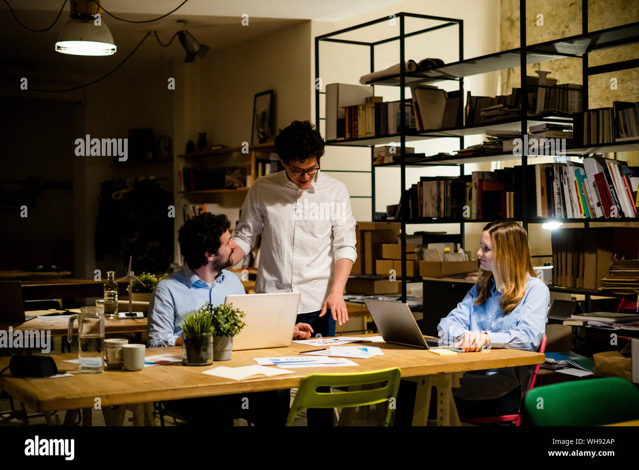 Female office worker working late hi-res stock photography and images ...