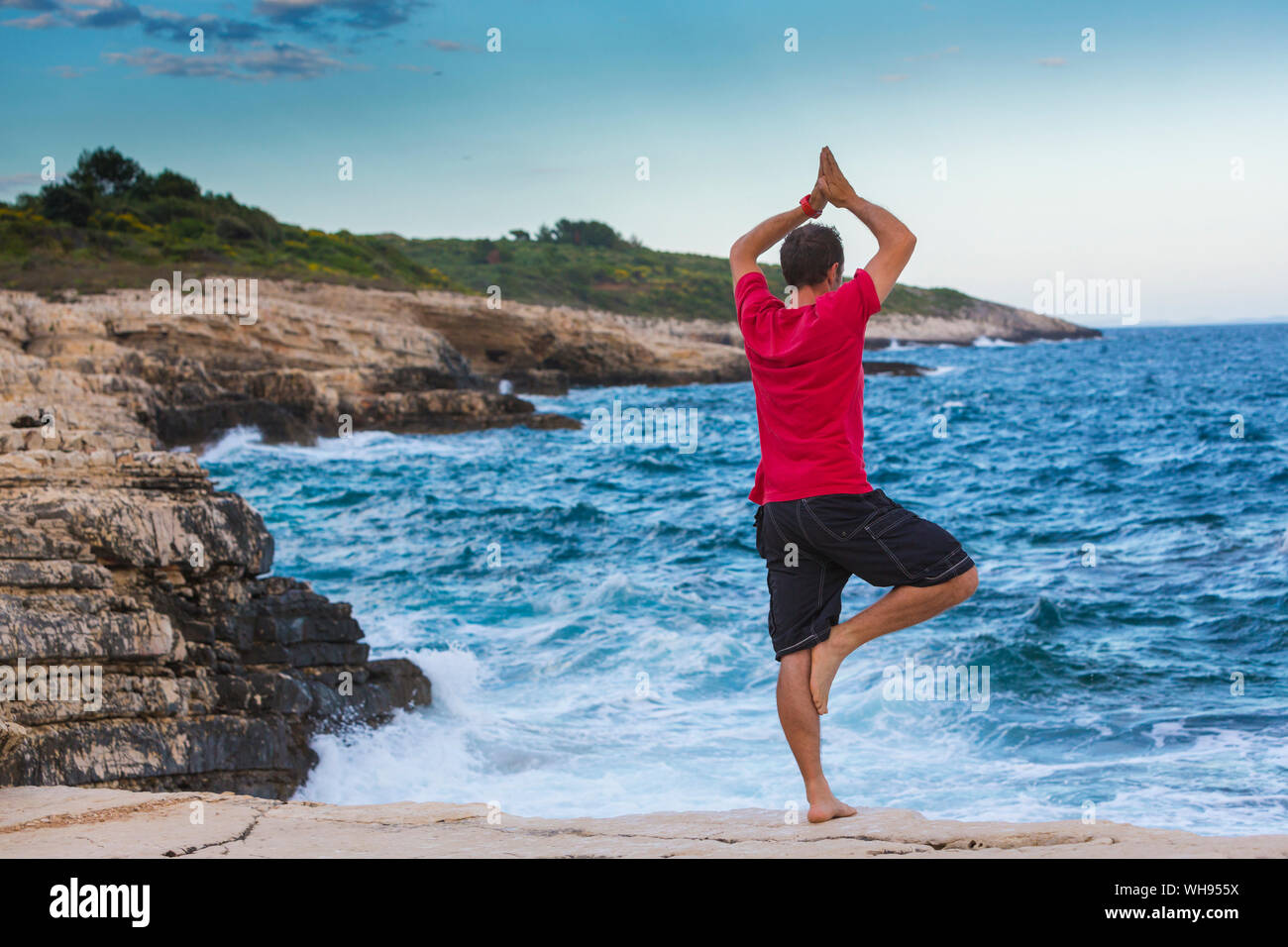 Balance pose red hi-res stock photography and images - Alamy