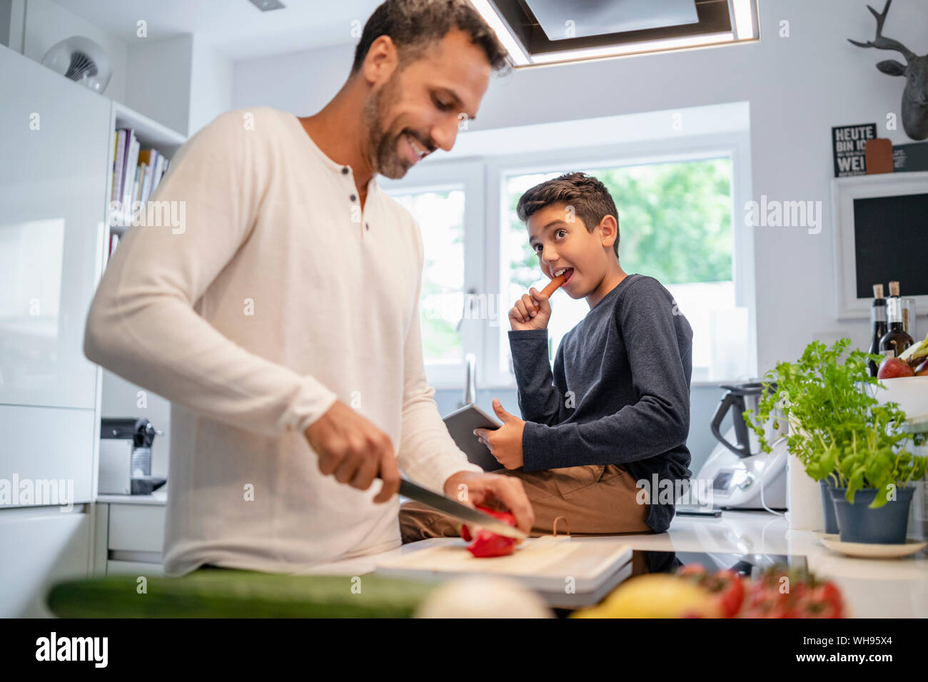 Cooking together home hi-res stock photography and images - Alamy