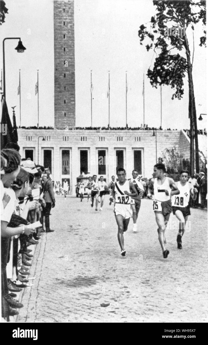 Marathon Olympic Games Berlin 1936. Showing Kitei Son (Sohn Kee-chung ...