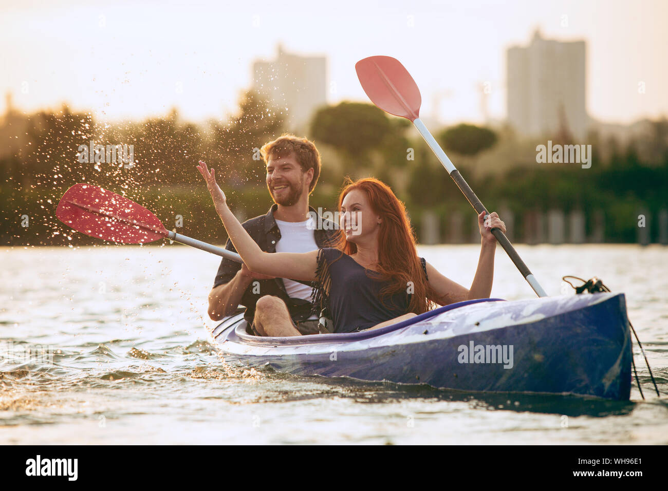 Man woman paddling kayak river hi-res stock photography and images - Alamy
