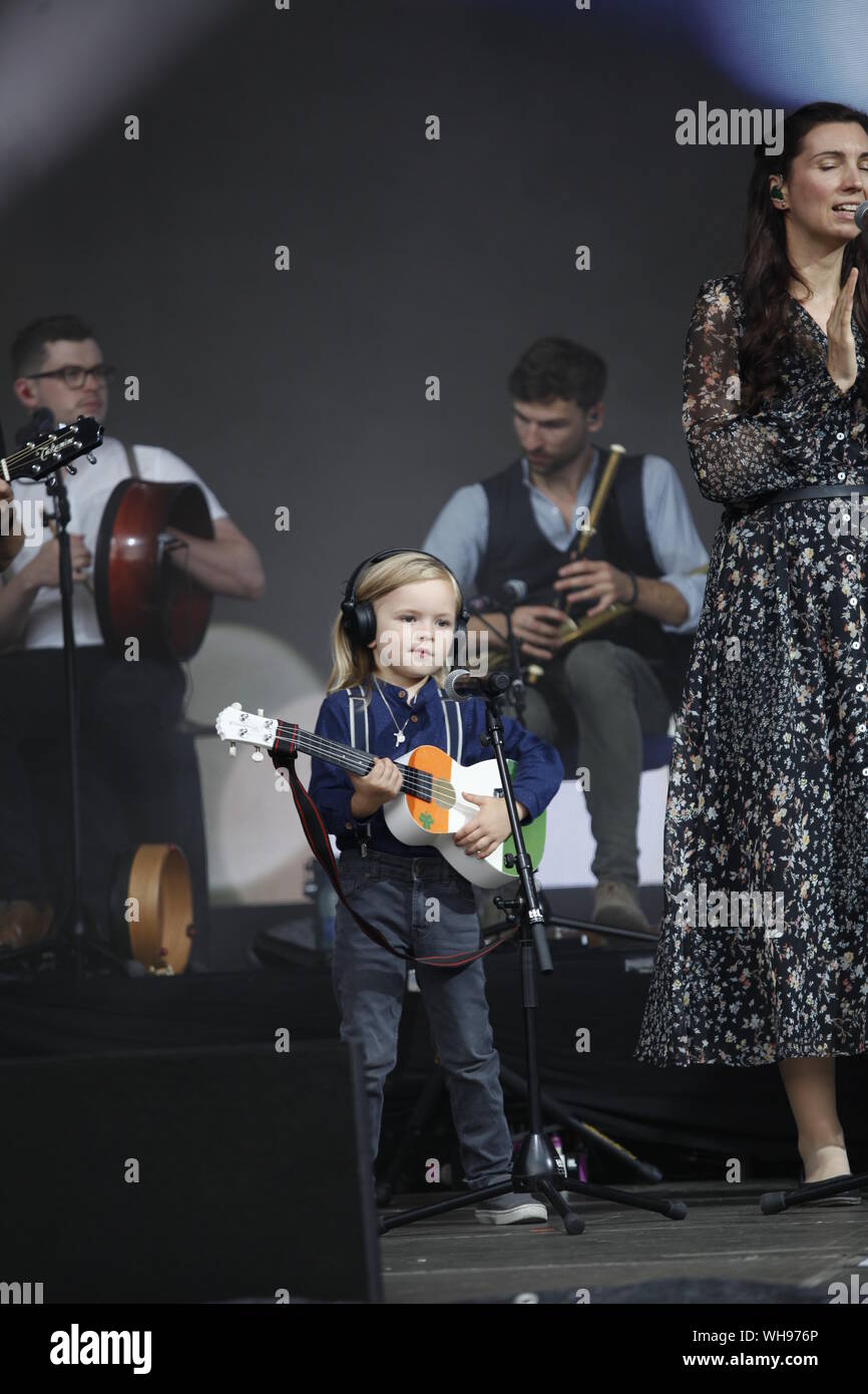 Angelo Kelly & Family live im Konzert in der Landskron Kulturbrauerei ...
