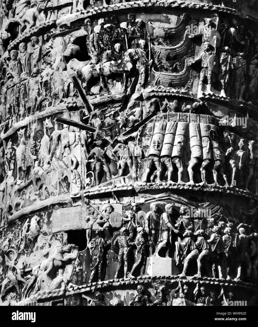 Roman infantry adopt testudo formation hi-res stock photography and ...