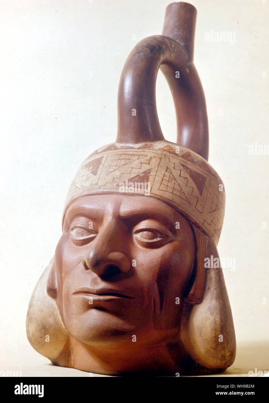 Inca Peruvian Head Mochica Pot Stock Photo - Alamy