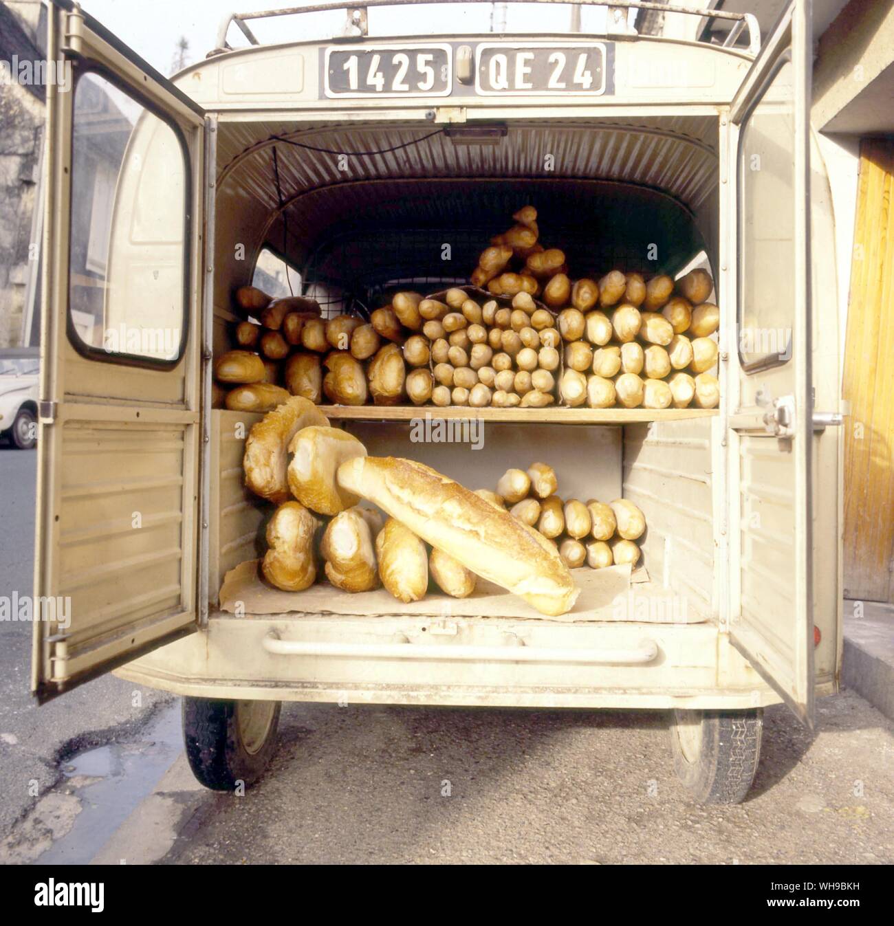 Back of a bakers van Stock Photo - Alamy