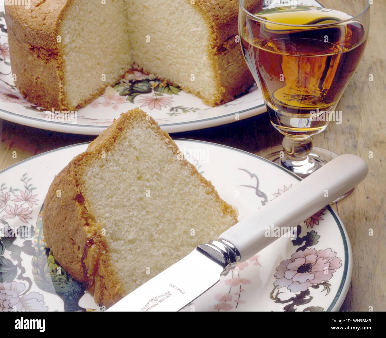 Madeira cake hi-res stock photography and images - Alamy