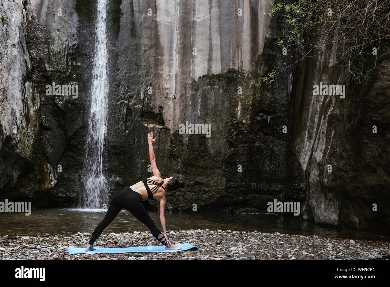 Motivation pose hi-res stock photography and images - Alamy