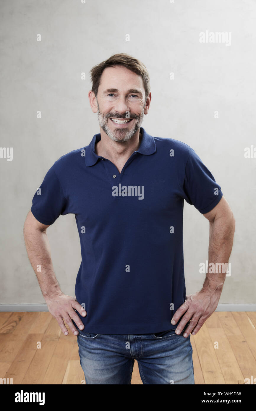 Best Ager Hand High Resolution Stock Photography and Images - Alamy