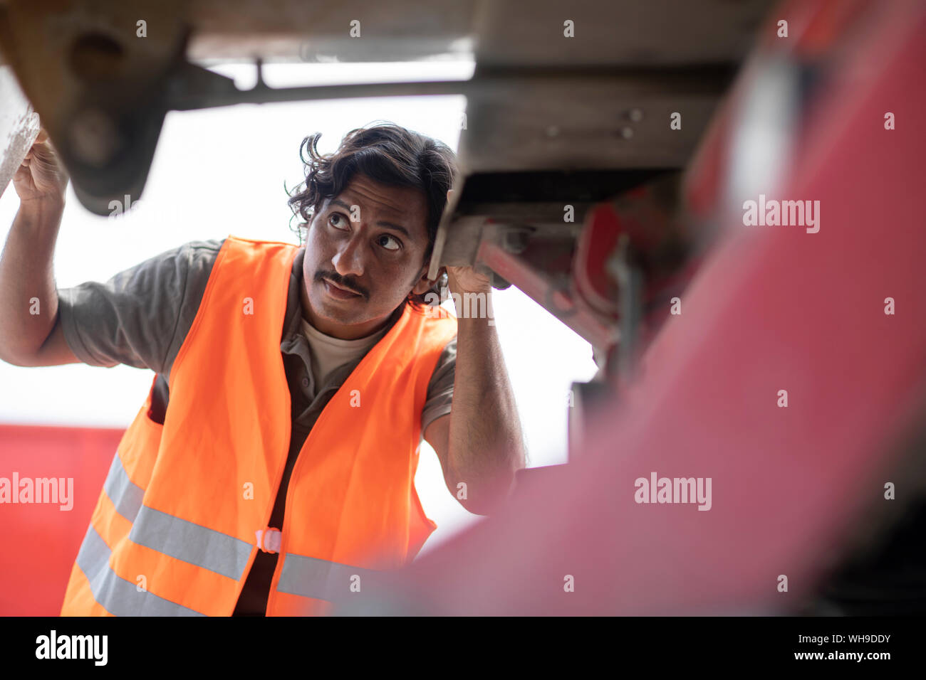 Lorry mechanic hi-res stock photography and images - Alamy