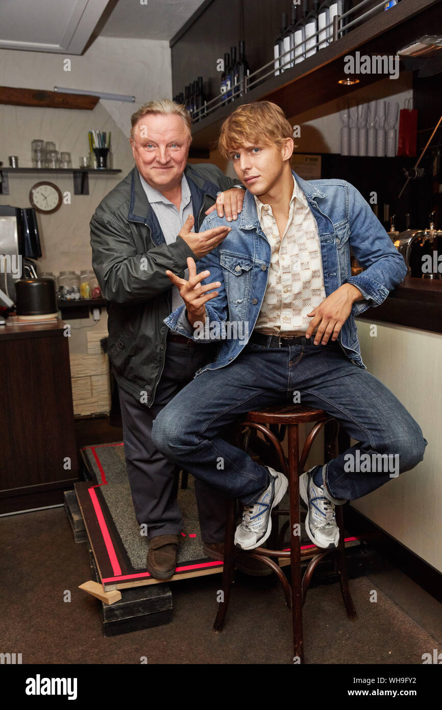 Merlin rose hi-res stock photography and images - Alamy