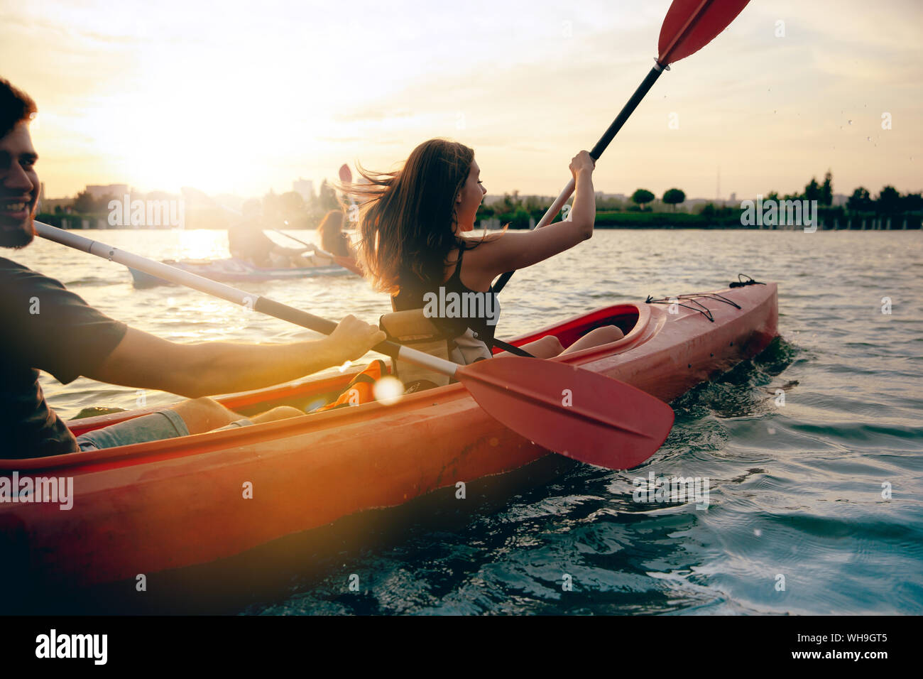 Man woman paddling kayak river hi-res stock photography and images - Alamy