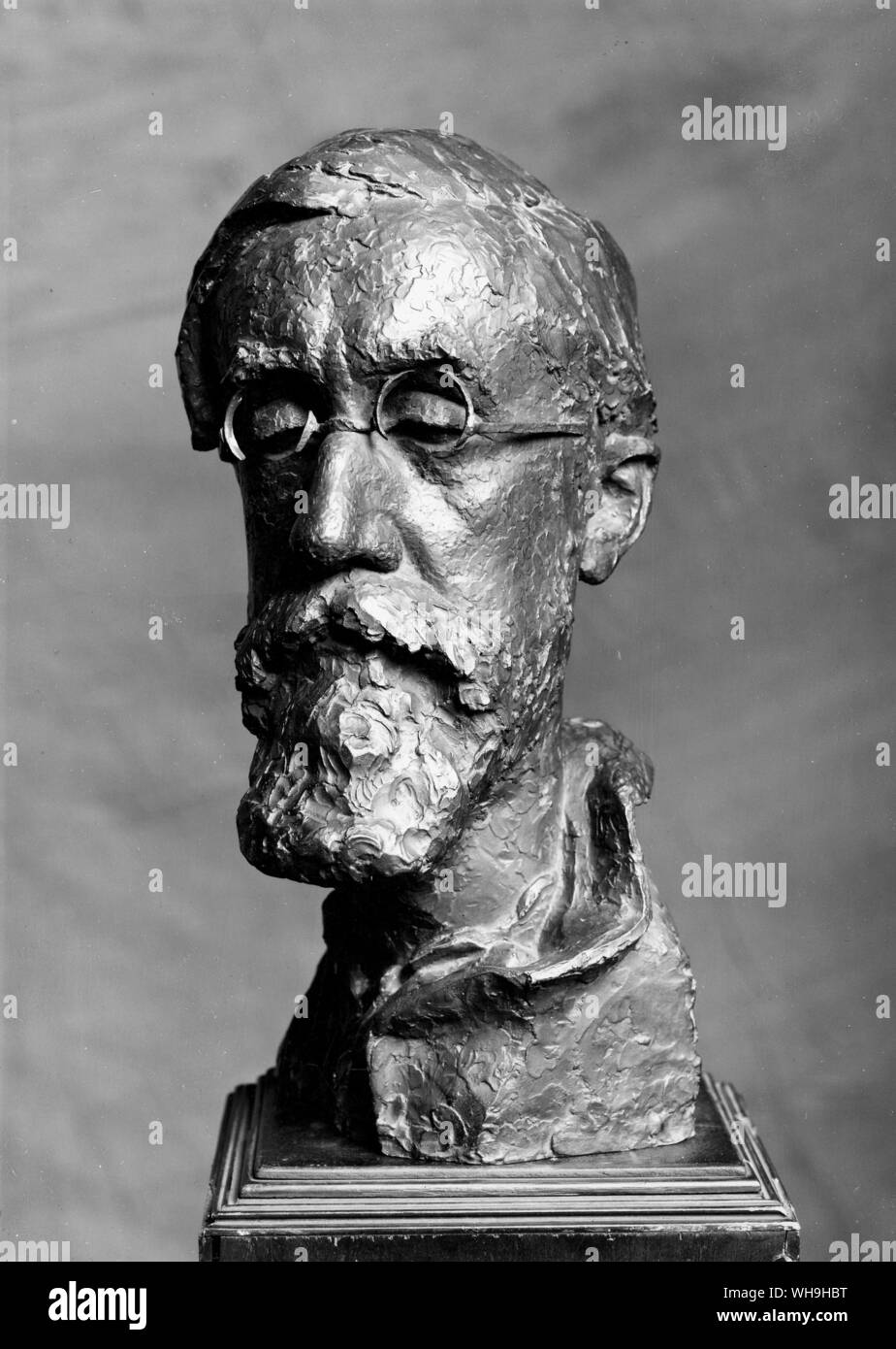 English critic hi-res stock photography and images - Alamy