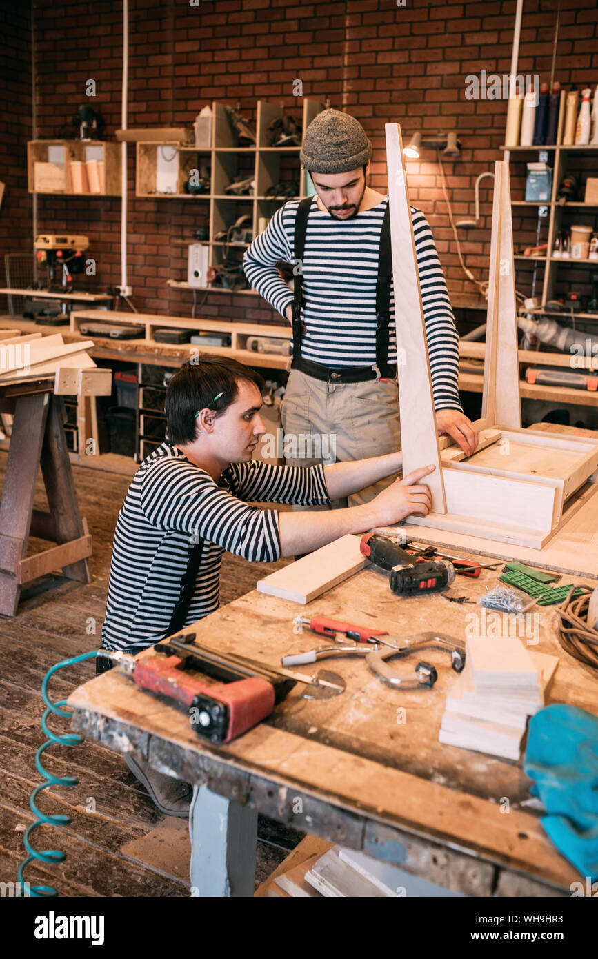 Work team table hi-res stock photography and images - Alamy