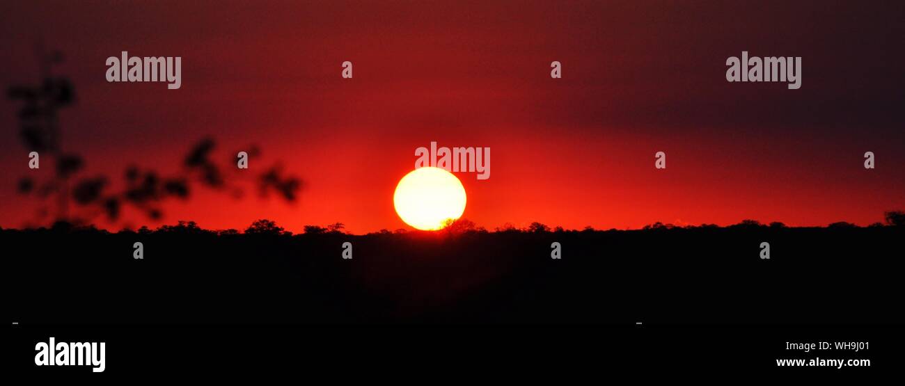 Sun over the landscape hi-res stock photography and images - Alamy