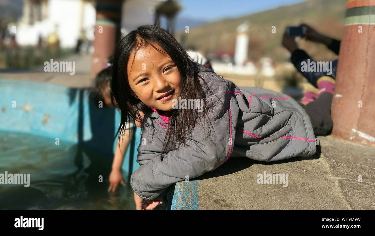 Poolside portrait hi-res stock photography and images - Alamy